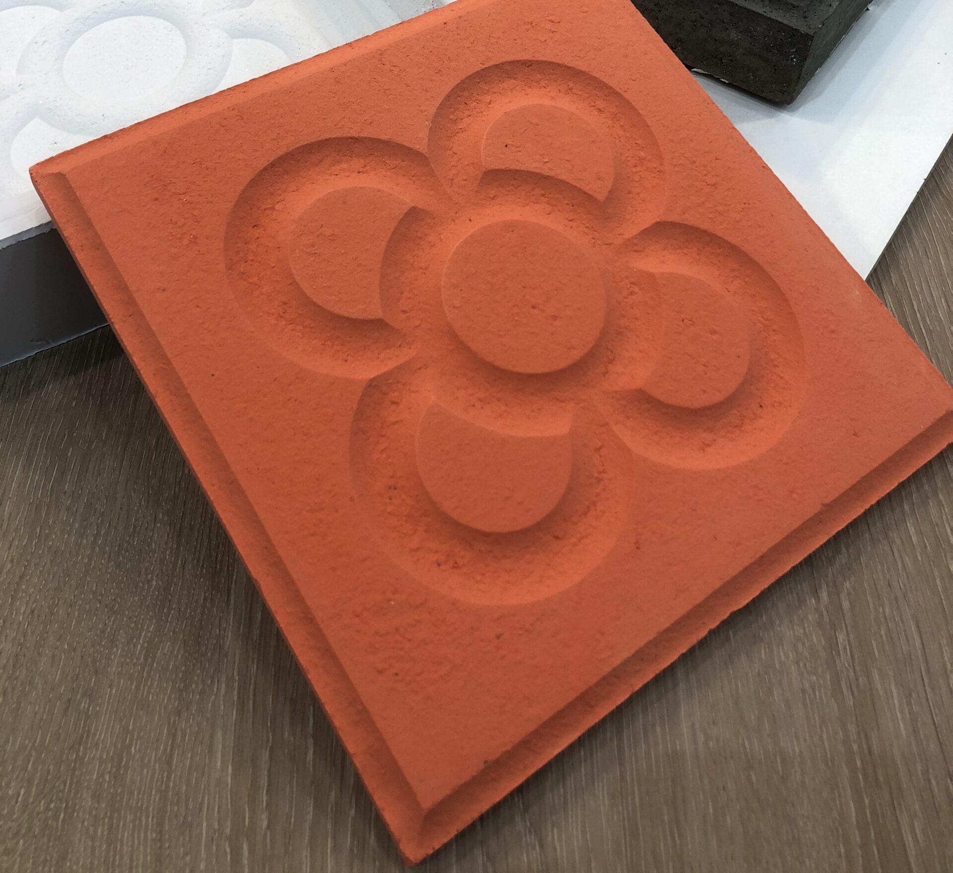 Make it Now! – Barcelona’s tile – JESMONITE Store Barcelona